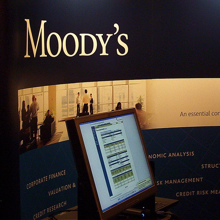 Moody's mantiene a la banca española en perspectiva negativa