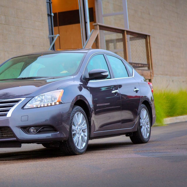 La quinta generación del Nissan Sentra le hace guiños a la gama alta