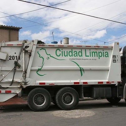 Empresas de aseo niegan complot contra Petro