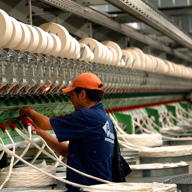 La firma Coltejer reduce pérdidas en un 37,5%.