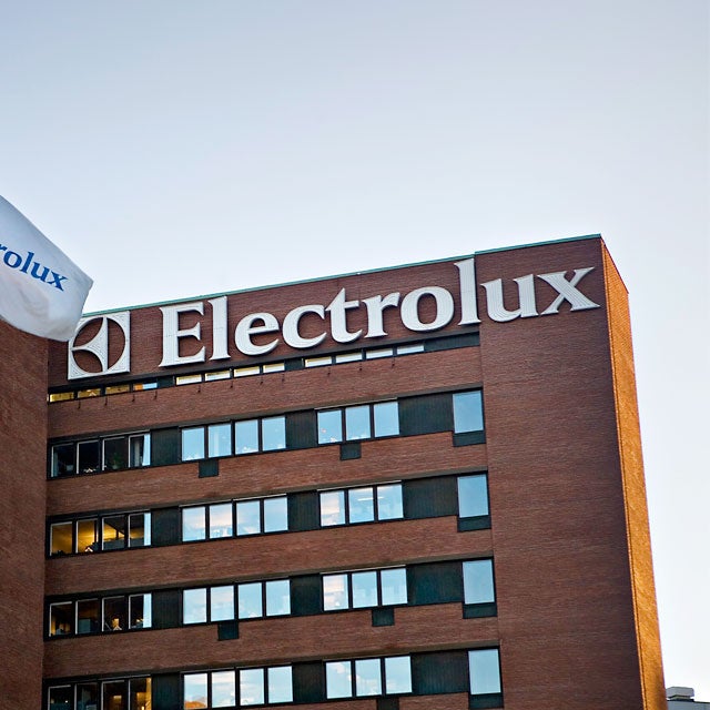 Mientras otras salen, Electrolux se queda en EE.UU. con General Electric