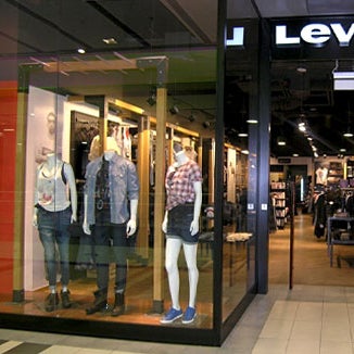 Levi’s, el rey del blue jeans, acusa el golpe tras el auge de los ...