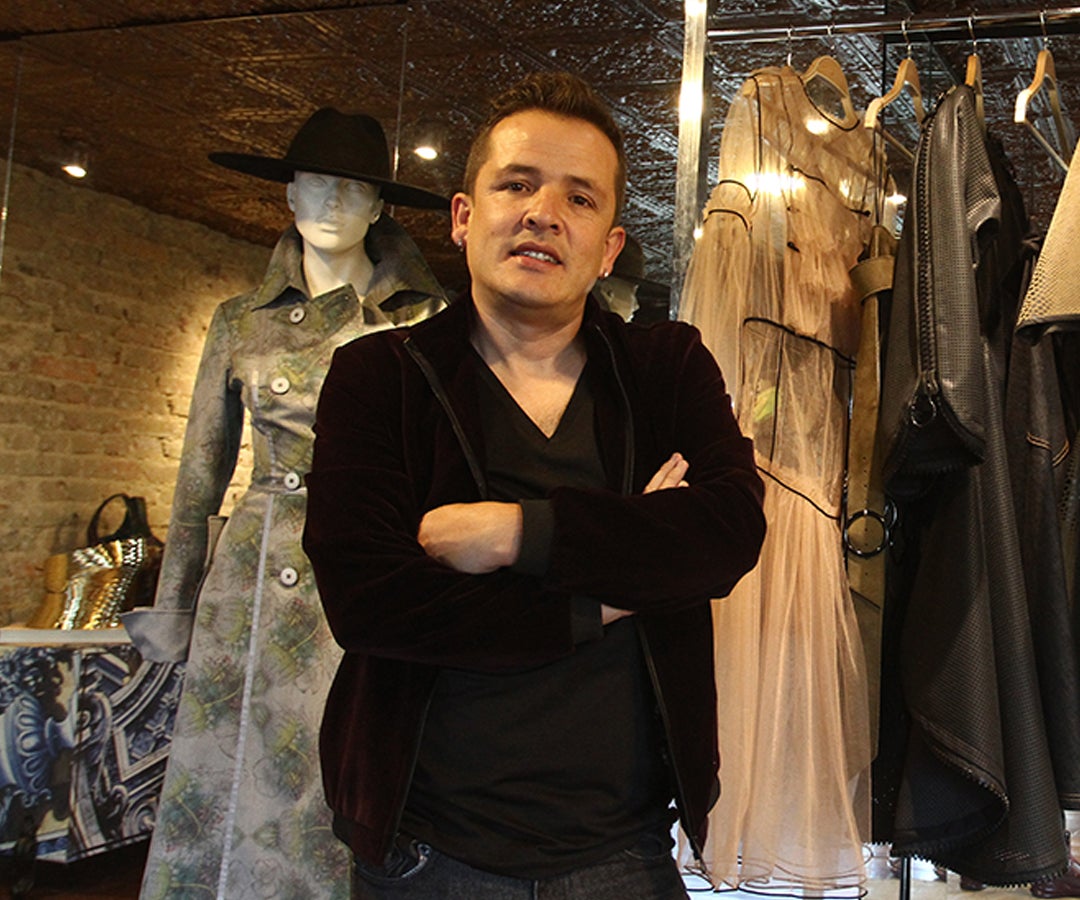 Duque trae colección con telas tejidas en acero y PVC