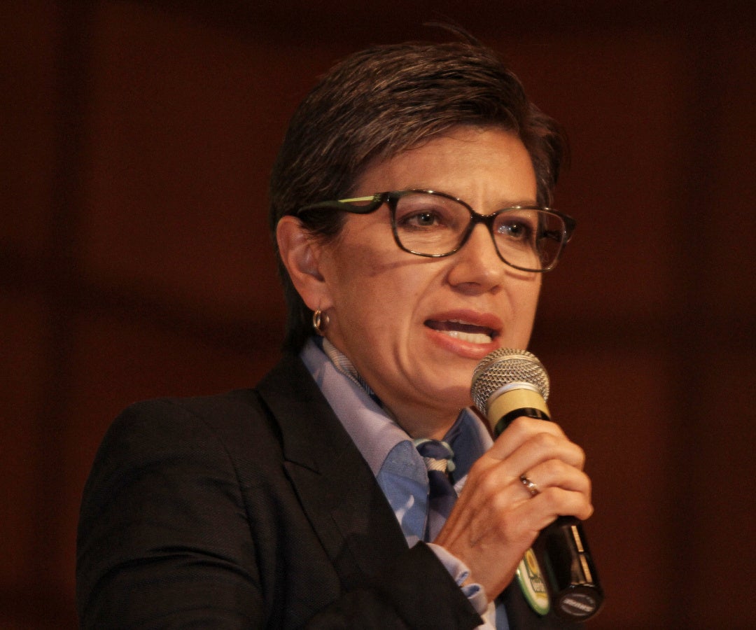 La senadora Claudia López le muestra los dientes a Germán Vargas Lleras ...
