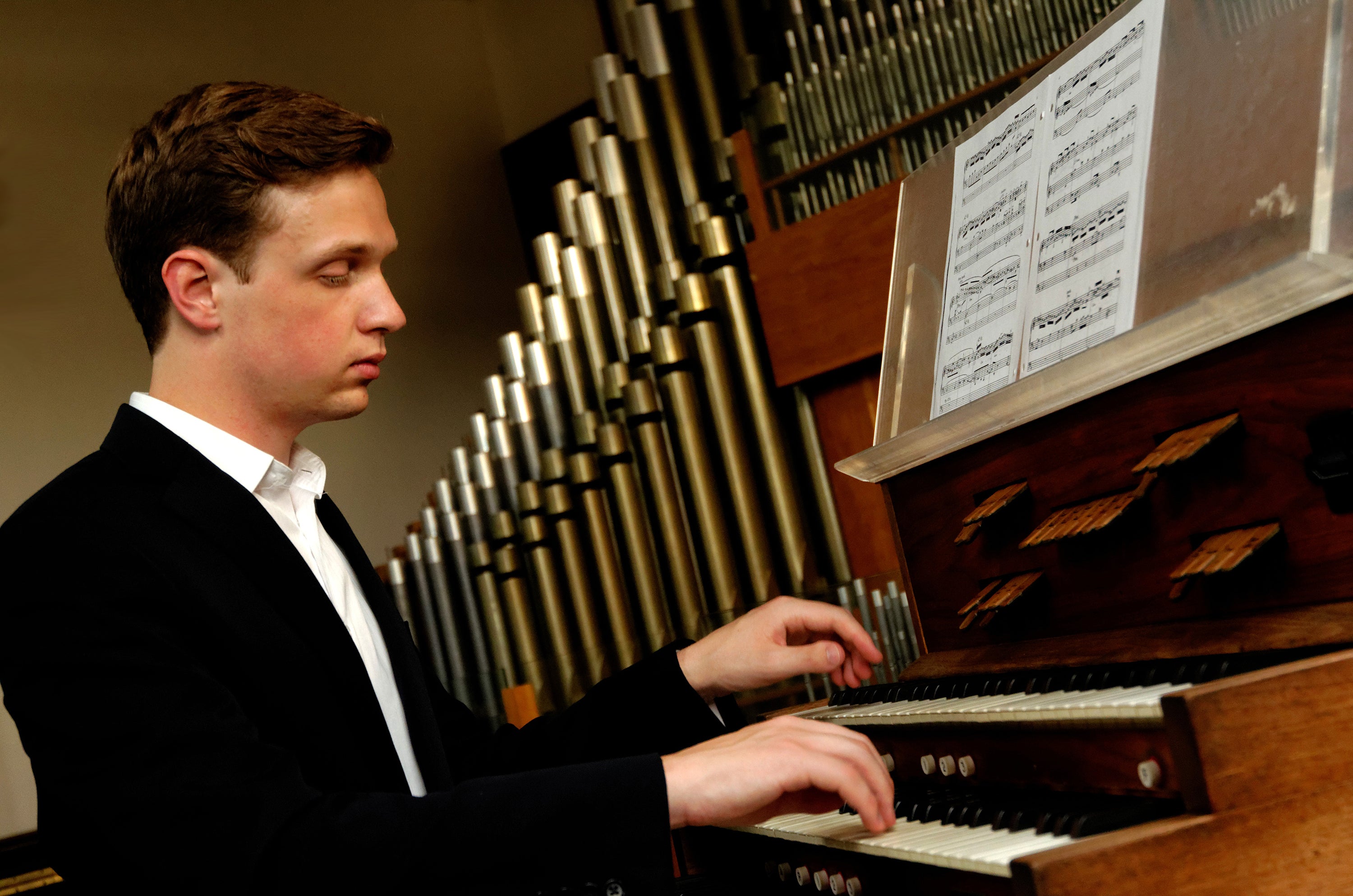 La Catedral Primada de Bogoá recibe al pianista neozelandés Thomas Gaynor