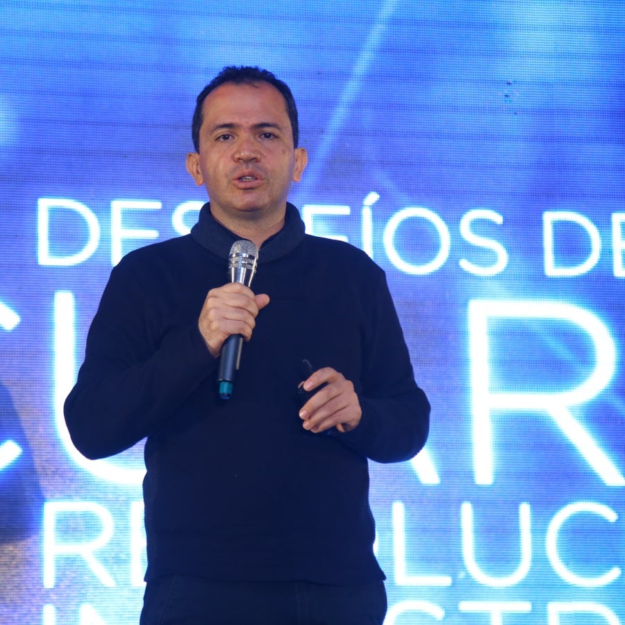 "Solo sobrevivirán las ciudades capaces de crear modelos y manejar el ...