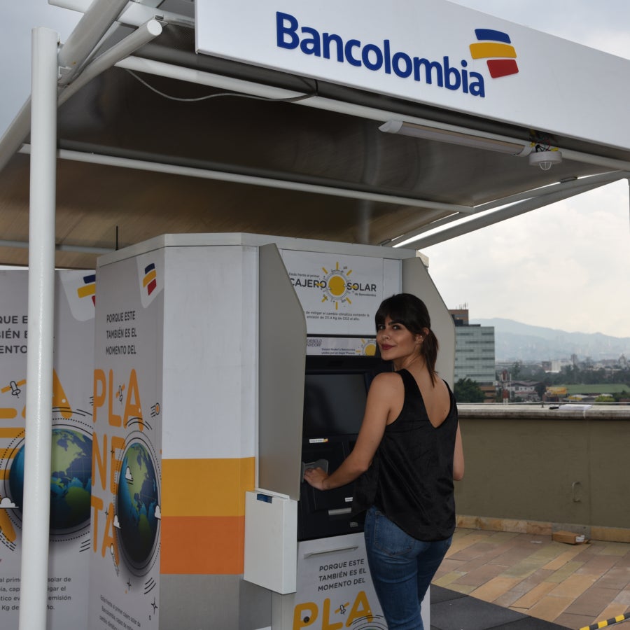 Bancolombia presenta el primer cajero solar y estará ubicado en Medellín