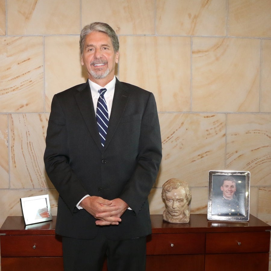 "Los procesos de migración de EE.UU. se harían en Colombia": Kevin Whitaker