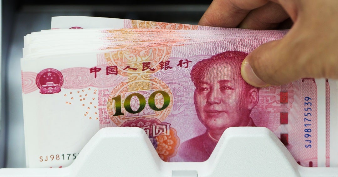El yuan, camino de su mayor caída mensual en 25 años