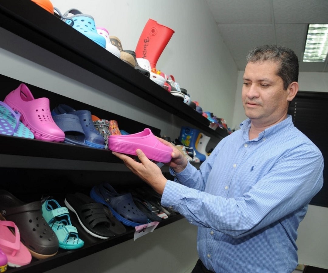 Evacol fue sancionada por zapatos similares a Crocs | AsuntosLegales.co