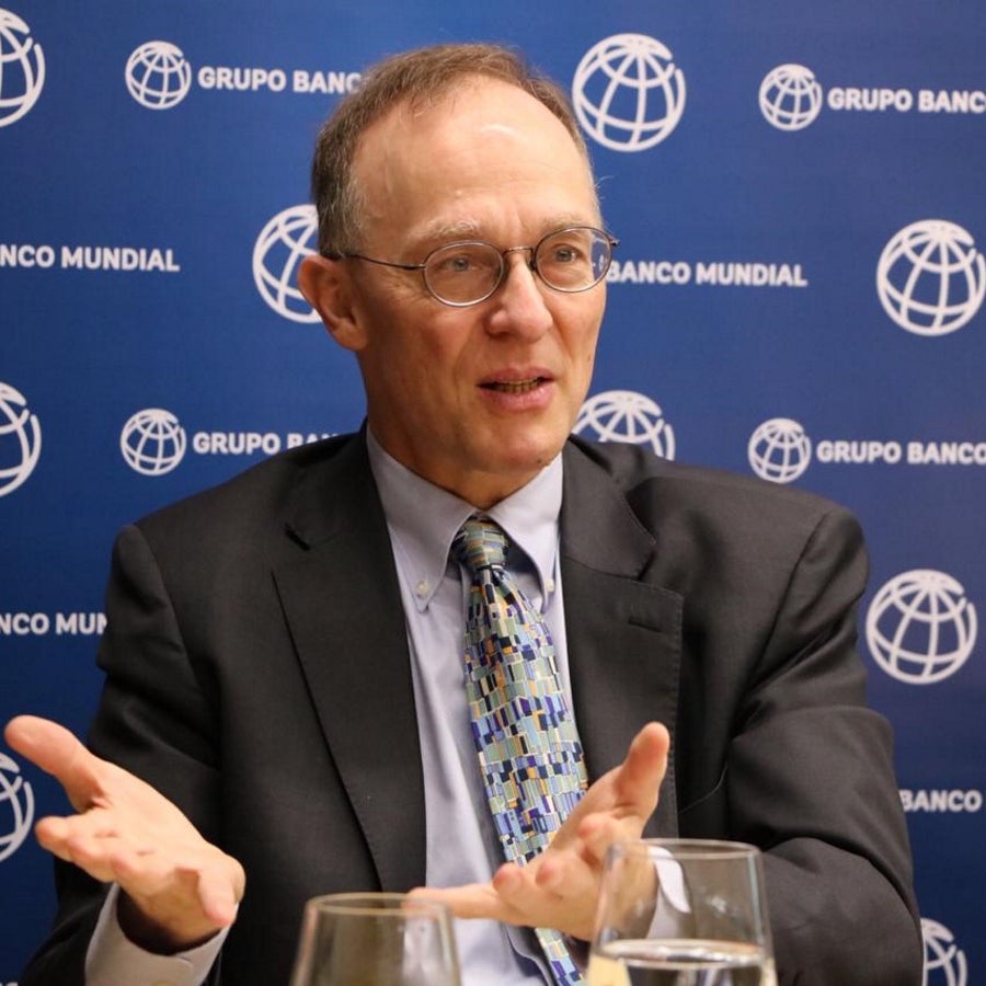 El Banco Mundial elevó de 3,3% a 3,5% su perspectiva de crecimiento de ...