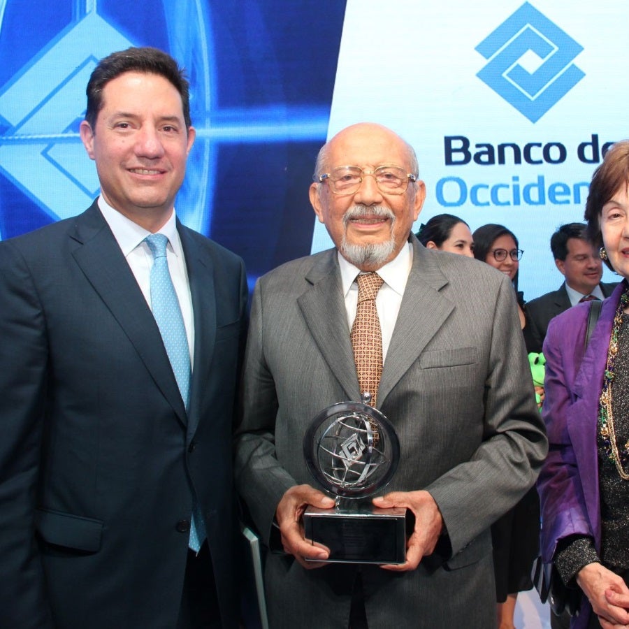 Entrega del Premio Planeta Azul, realizado por el equipo del Banco de ...