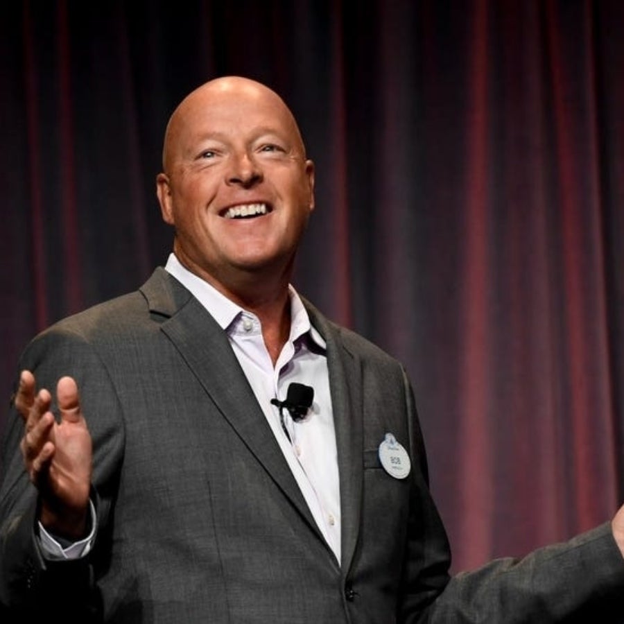 Disney nombra nuevo director ejecutivo en medio de ofensiva por el ...