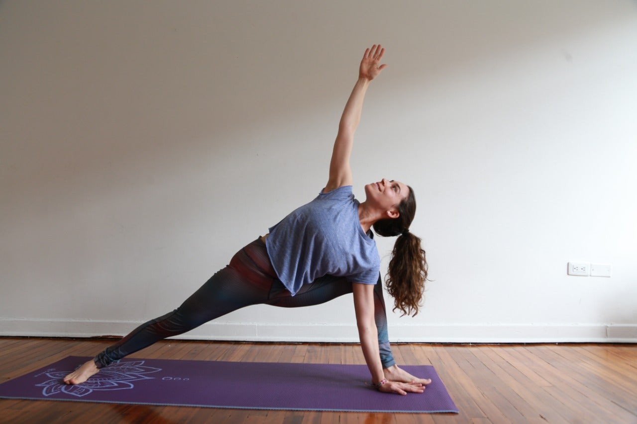 Conozca qué es el yoga laboral, dónde practicarlo y algunos ejercicios ...