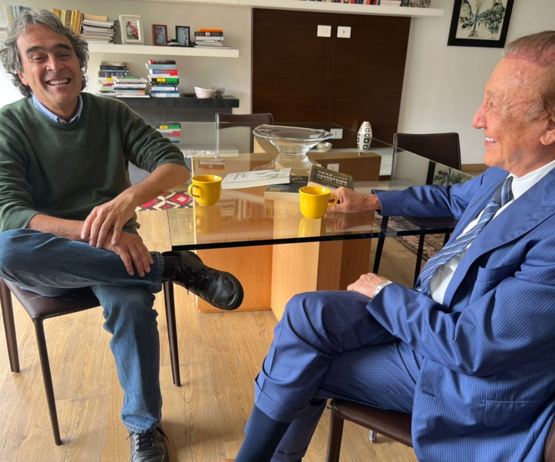 Los Candidatos Presidenciales Rodolfo Hernández Y Sergio Fajardo Se