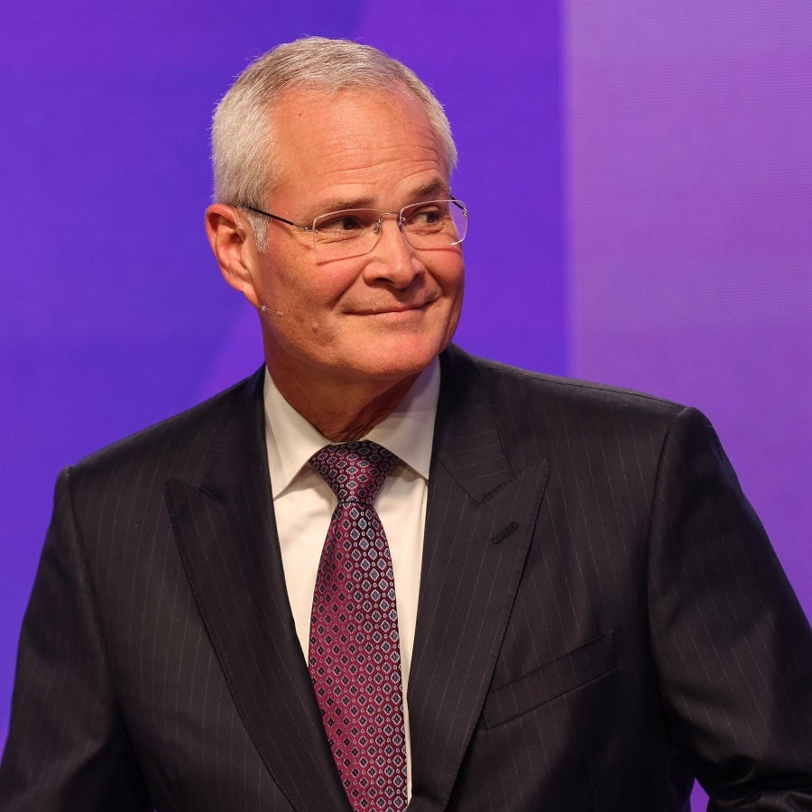 CEO de Exxon calificó positivamente el proyecto de Manchin por las ...