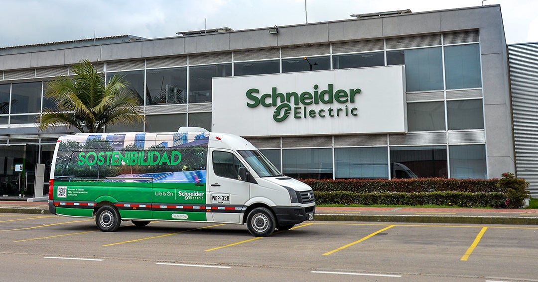 Schneider Electric le apuesta a ser sostenible con la descarbonización ...