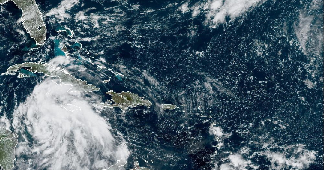 La tormenta tropical Nadine está próxima a tocar Belice con sus lluvias ...