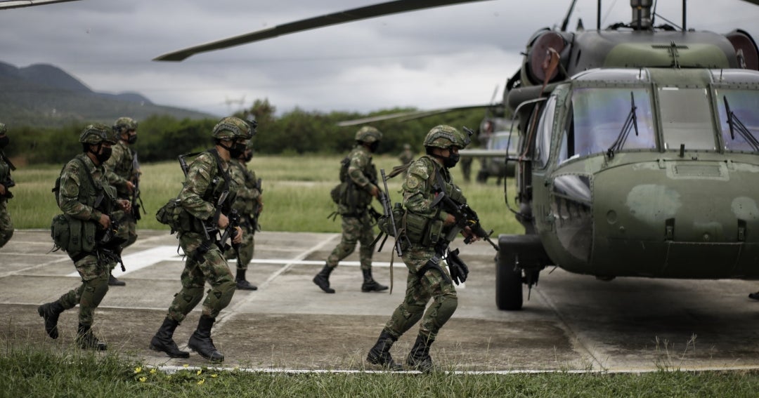Más miembros de Fuerzas Militares para reforzar seguridad en frontera con Ecuador
