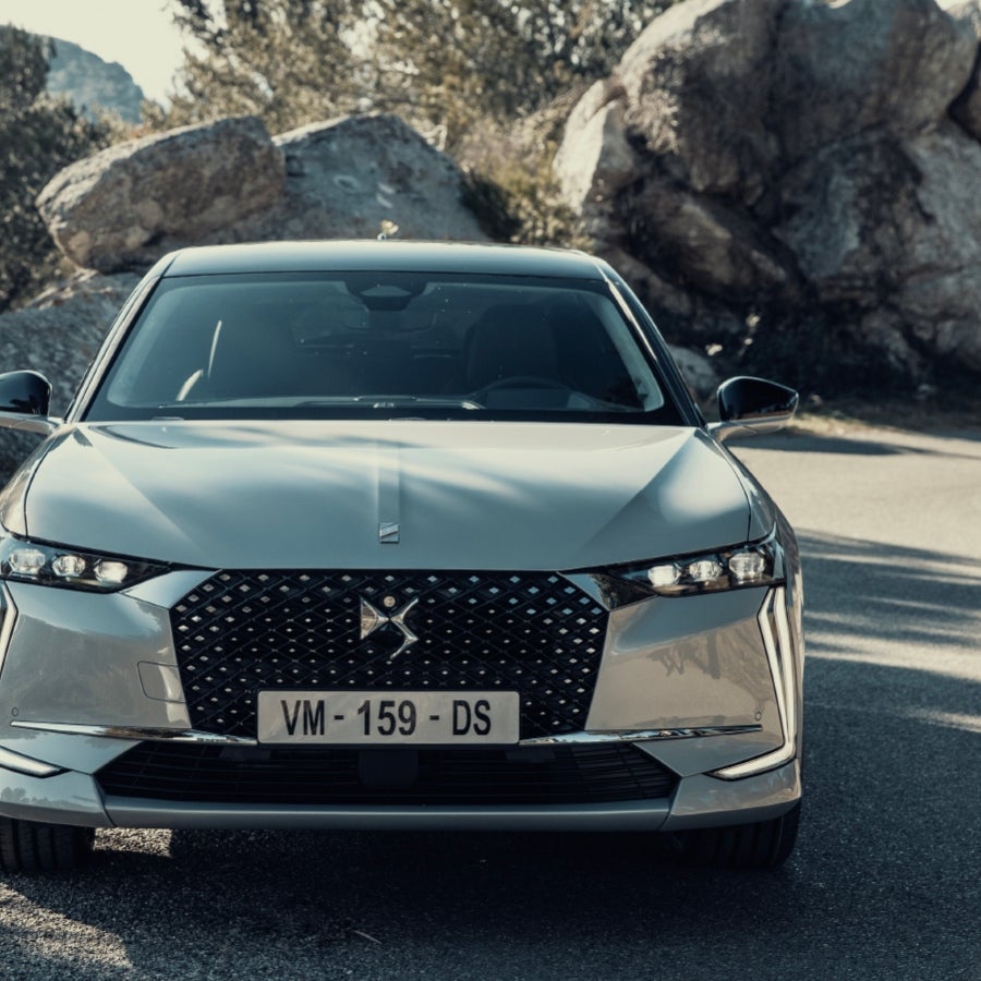 DS 4 llega al mercado colombiano con el equipamiento de alerta de colisión frontal