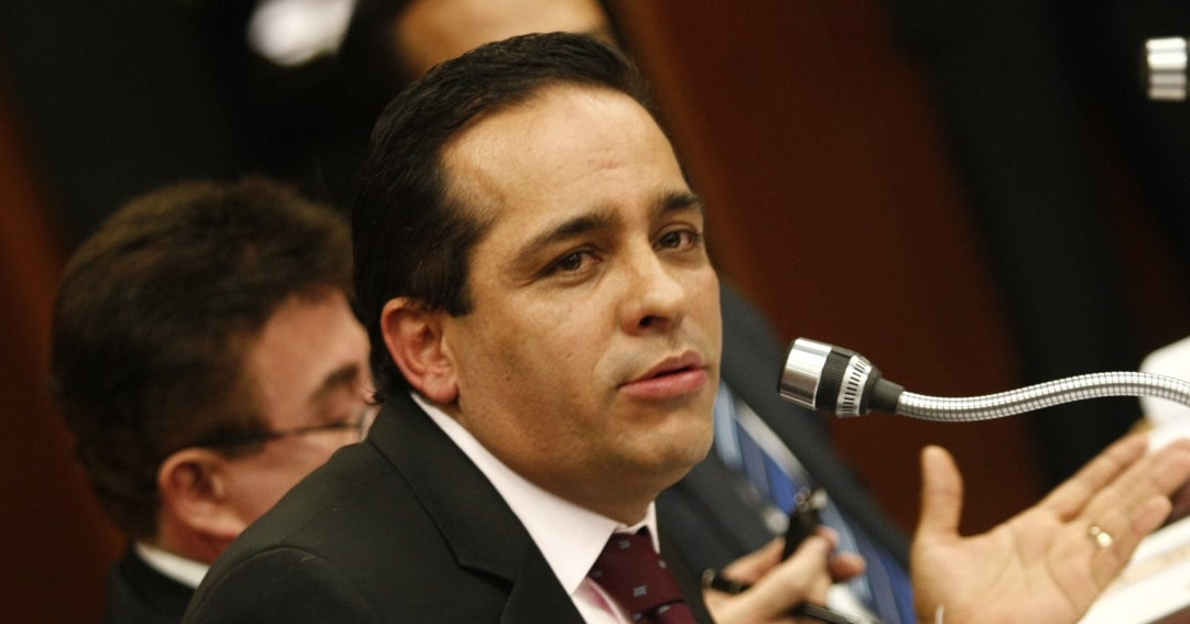 Alexander López fue designado como presidente del Senado con 84 votos a ...