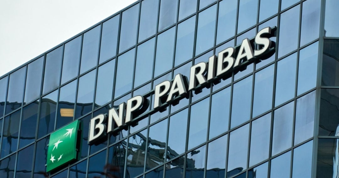 BNP Paribas prevé salida de US$2.000 millones de capitales tras doble rebaja crediticia