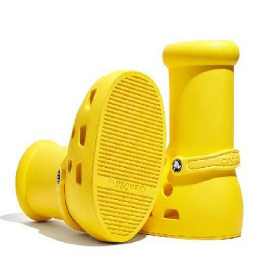 Así son las Big Yellow Boots x Crocs que se están tomando los armarios ...