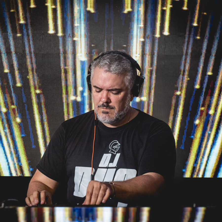 Expresidente Iván Duque fue grabado siendo DJ en fiesta empresarial en ...