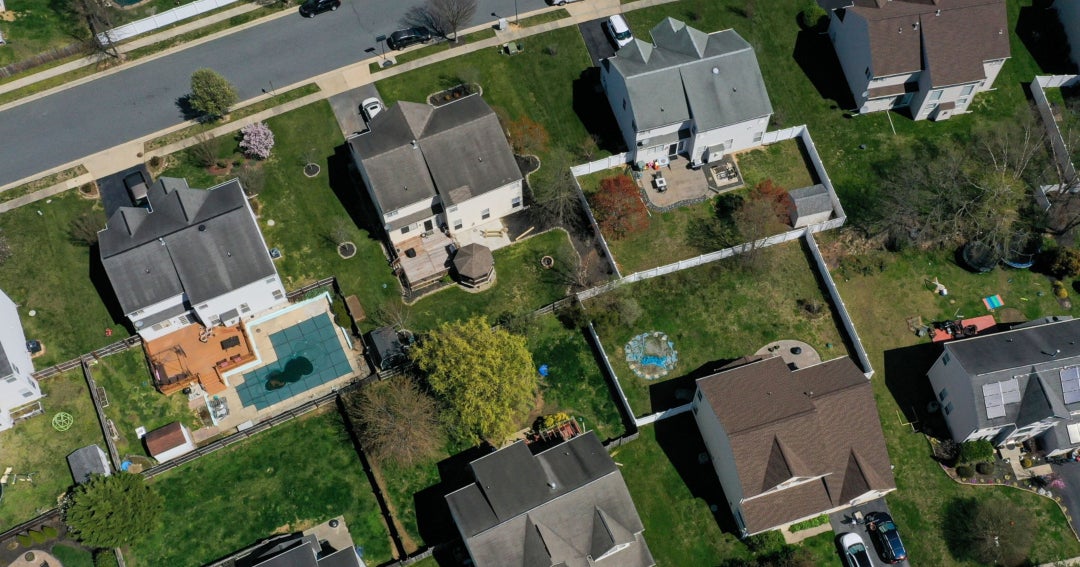 La construcción de viviendas nuevas en EE. UU. se desploma más desde ...