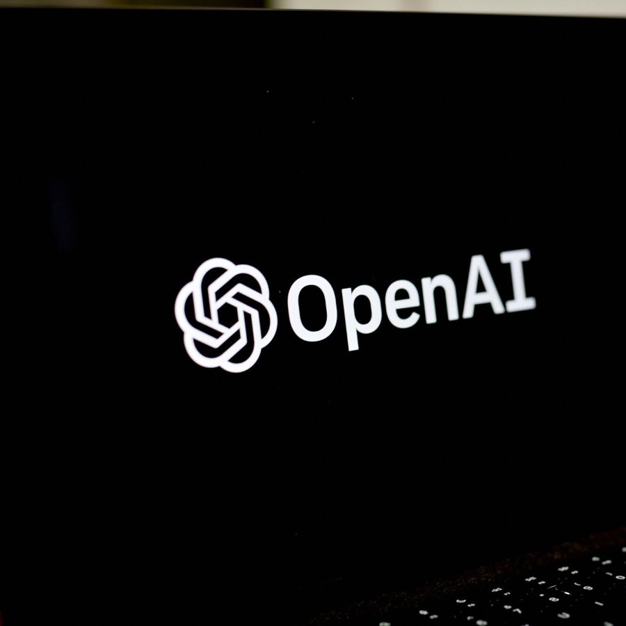La empresa de IA, OpenAI firma acuerdos de licencia con The Atlantic y ...