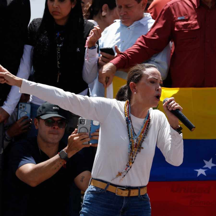 María C. Machado dice que protestas y presión externa provocaría salida ...