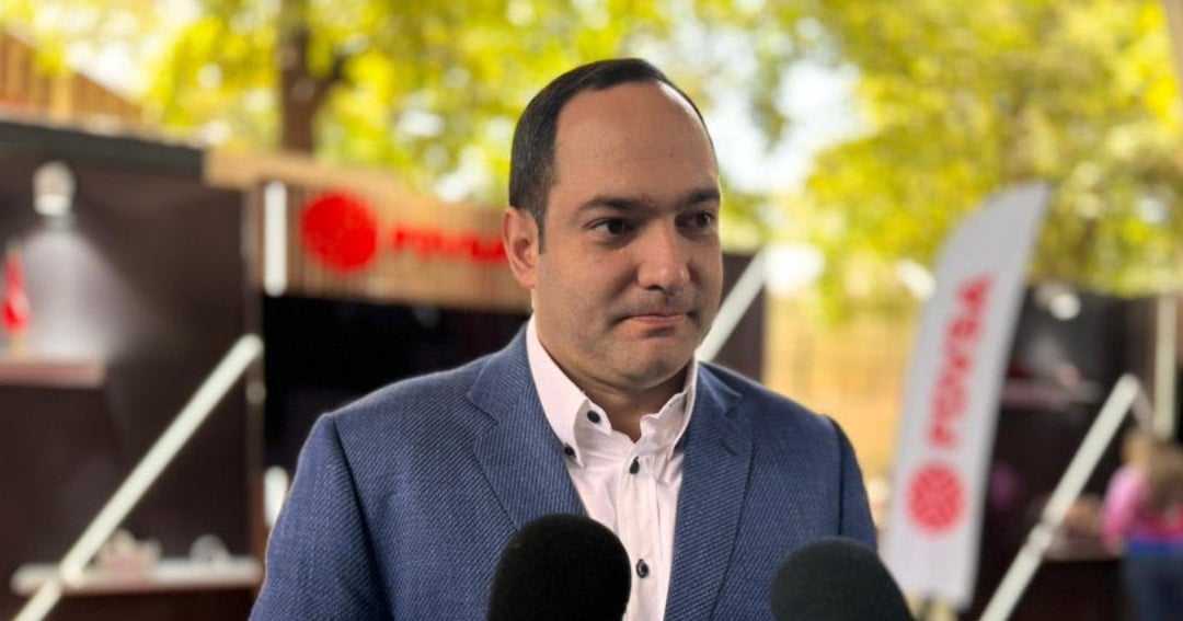 Nicolás Maduro confirma a Héctor Obregón como nuevo presidente de ...