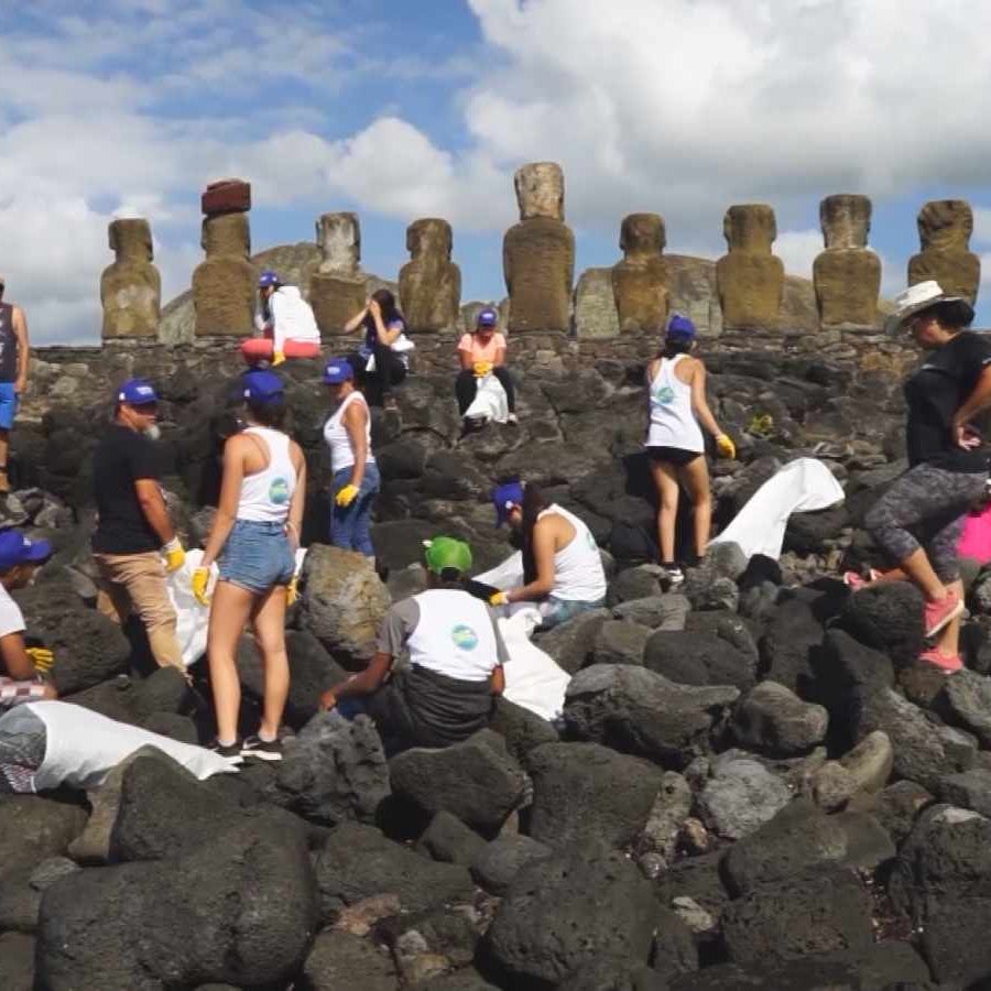 La famosa Isla de Pascua en Chile está atrapada por un vórtice de residuos plásticos