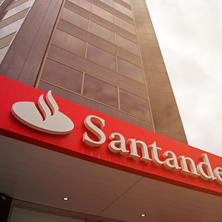 Banco Santander España reestructura el negocio minorista en seis ...