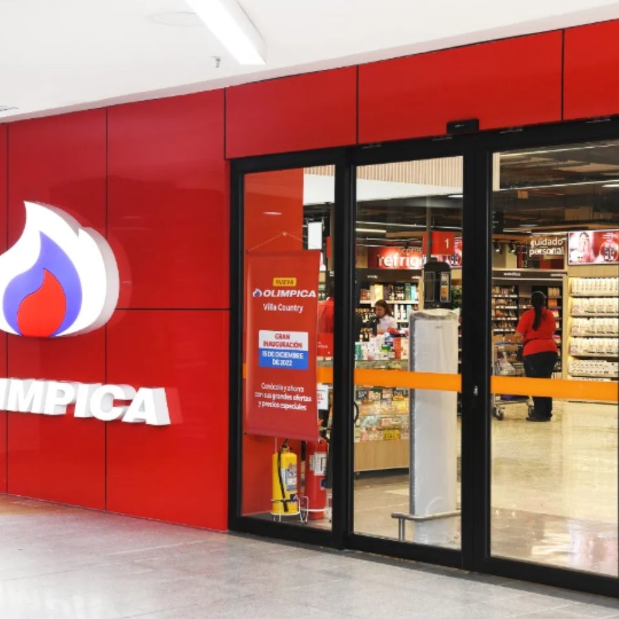 Massive milf tits just like everyone else says, Macy is