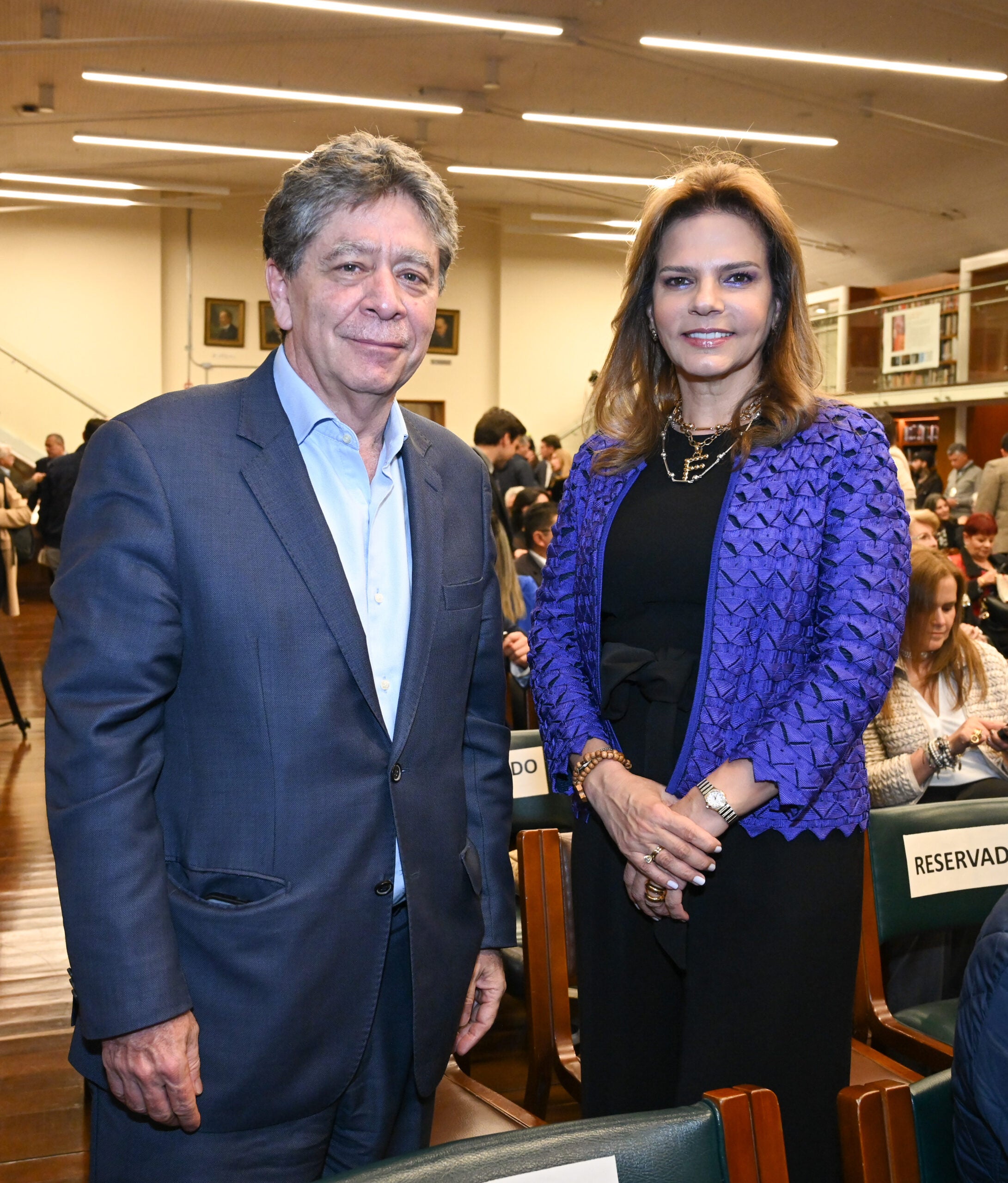 José Manuel Acevedo hizo el lanzamiento de su libro ‘Los 40 de menos de 40’