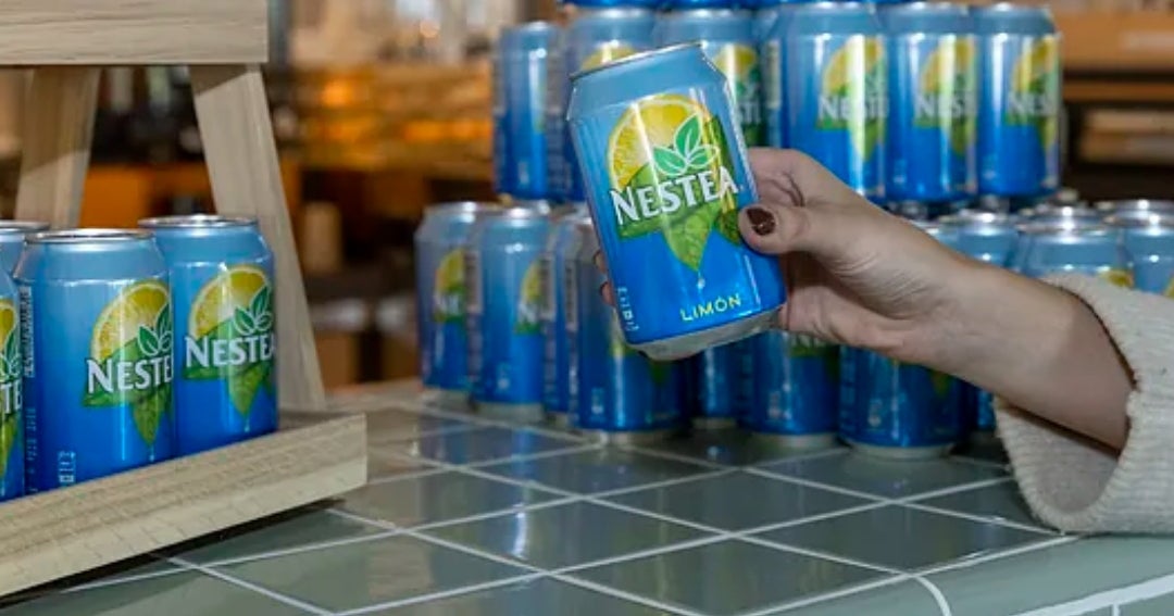 Tras romper con Coca Cola, Nestlé se alía con Damm para producir y vender Nestea