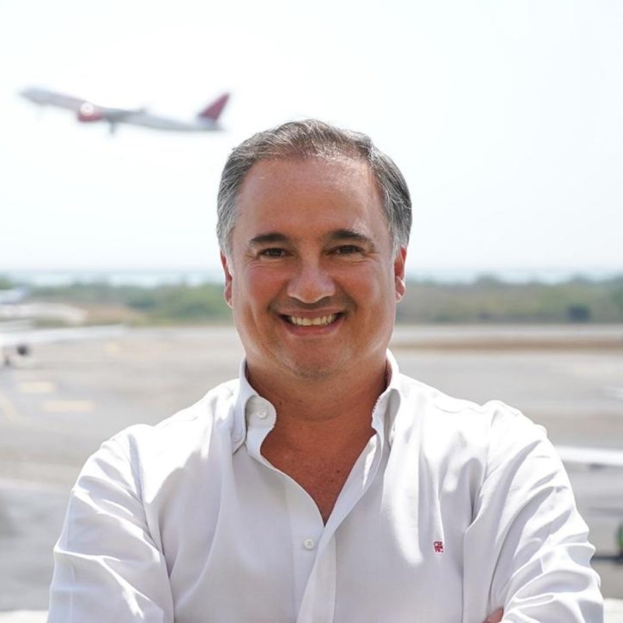 “Invertiremos $1,4 billones para la ampliación de la terminal aérea de ...