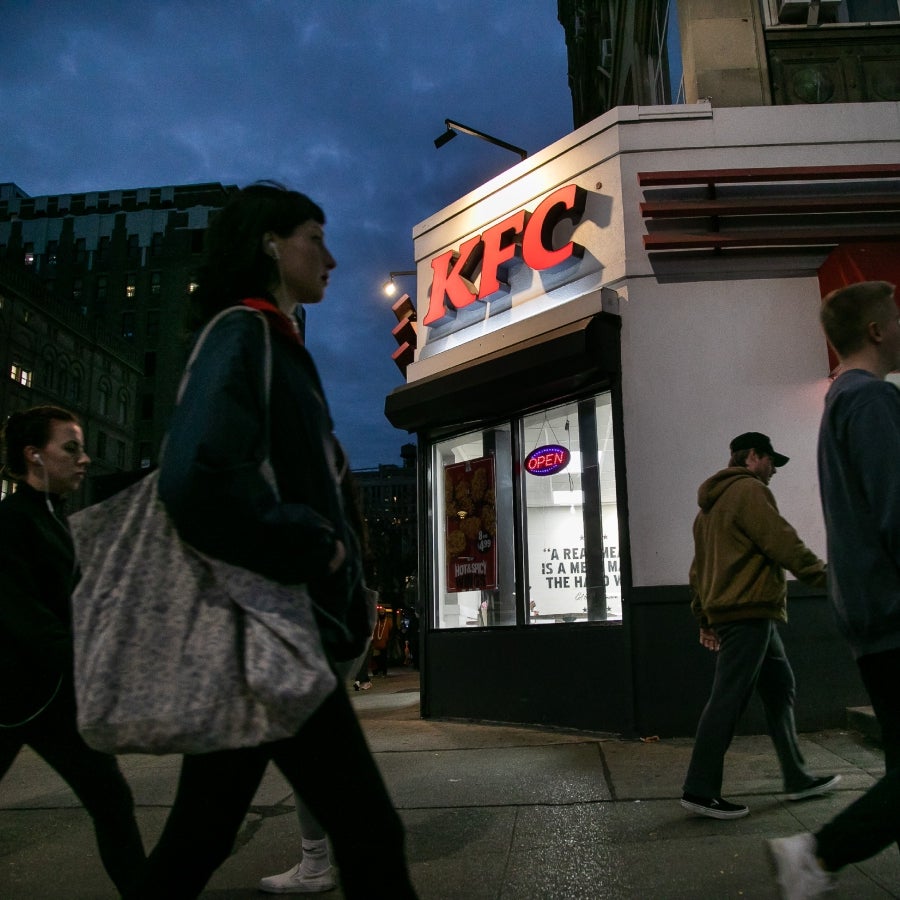 La cadena Kentucky Fried Chicken se va de Kentucky y trasladará sus ...