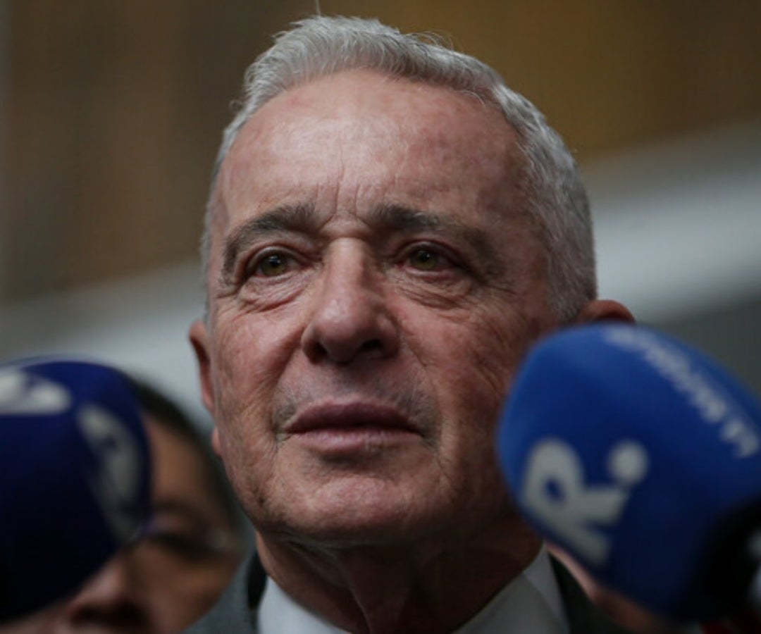 La defensa de Álvaro Uribe citó al estrado a Álvaro Hernán Prada ...