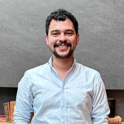 Julián Gómez, Análisis legal, judicial y el impacto de las leyes de ...