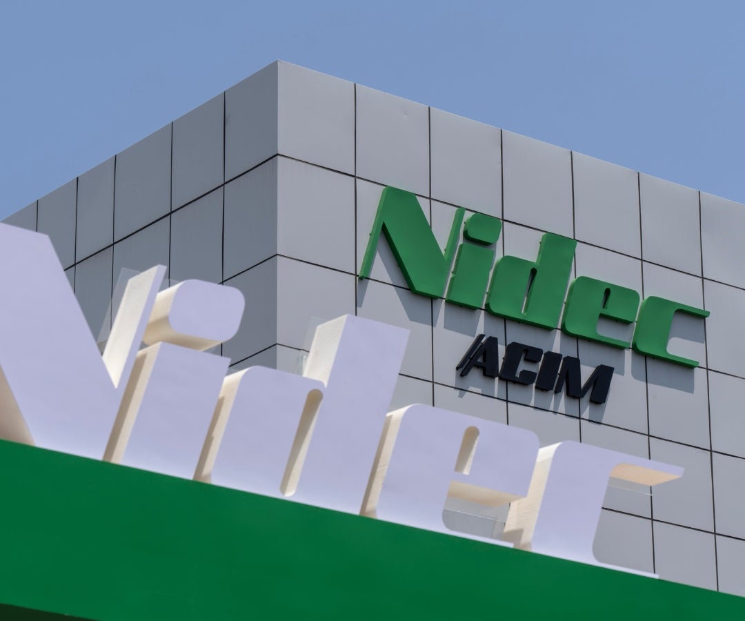 Nidec construye motor eléctrico en China para ayudar a Toyota a alcanzar a sus rivales