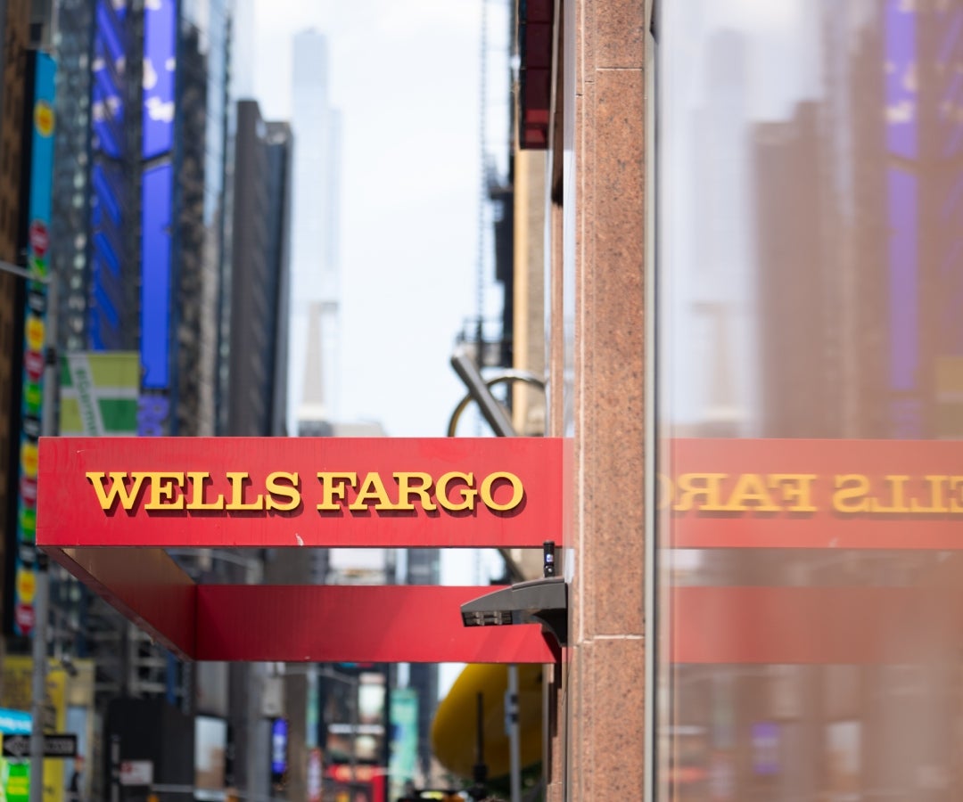 Wells Fargo suspende viajes a China tras impedírsele salida a un principal banquero