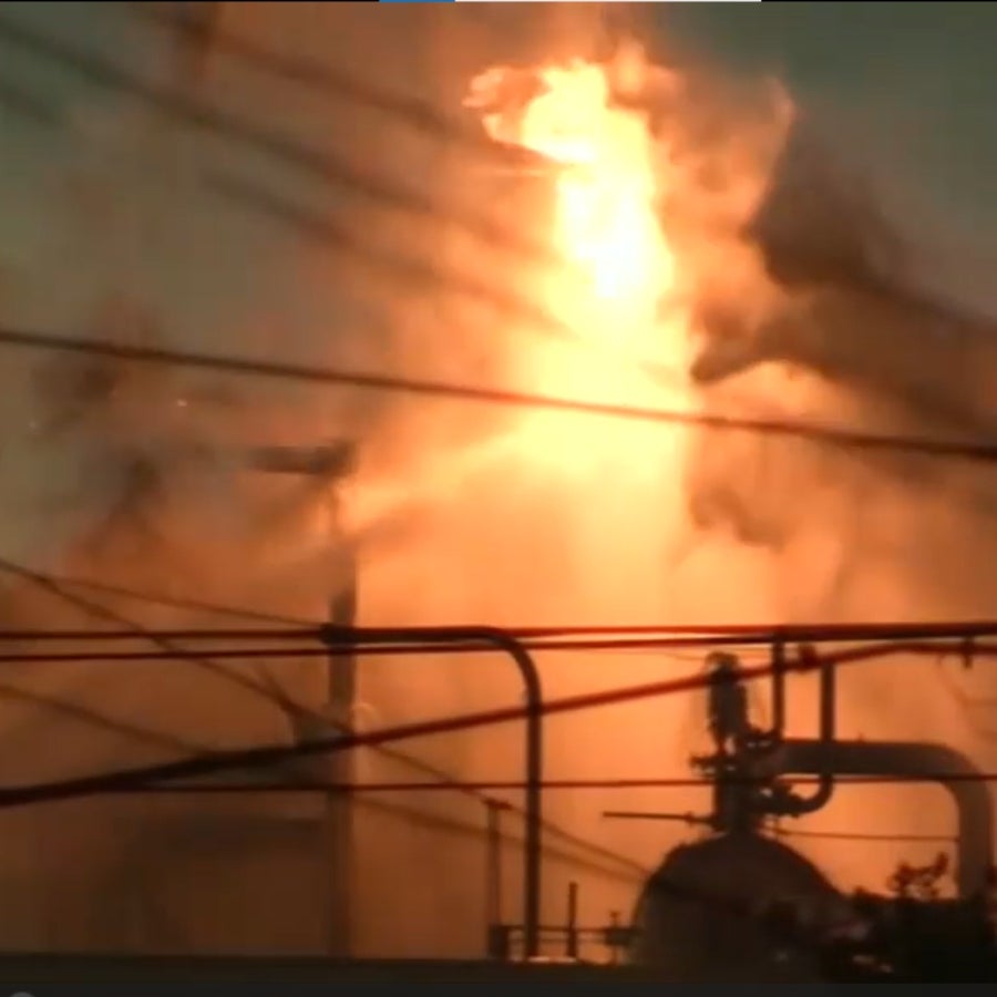 Un incendio cierra unidades de la segunda refinería de Chevron cerca de ...
