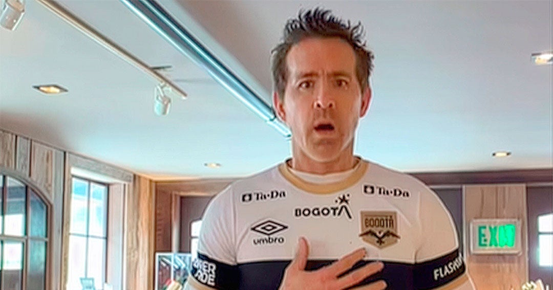 Ryan Reynolds cambia su traje de Deadpool